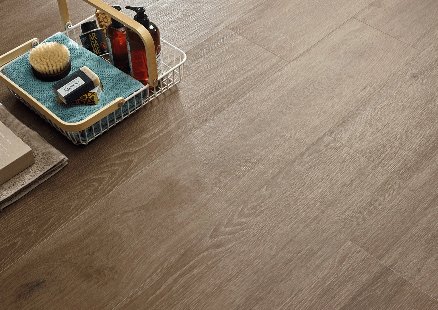 Roca Abbey Roble, ABS, 19.5x120cm, 7.00mm, Rectified — SKU: [SKU] | Dimora